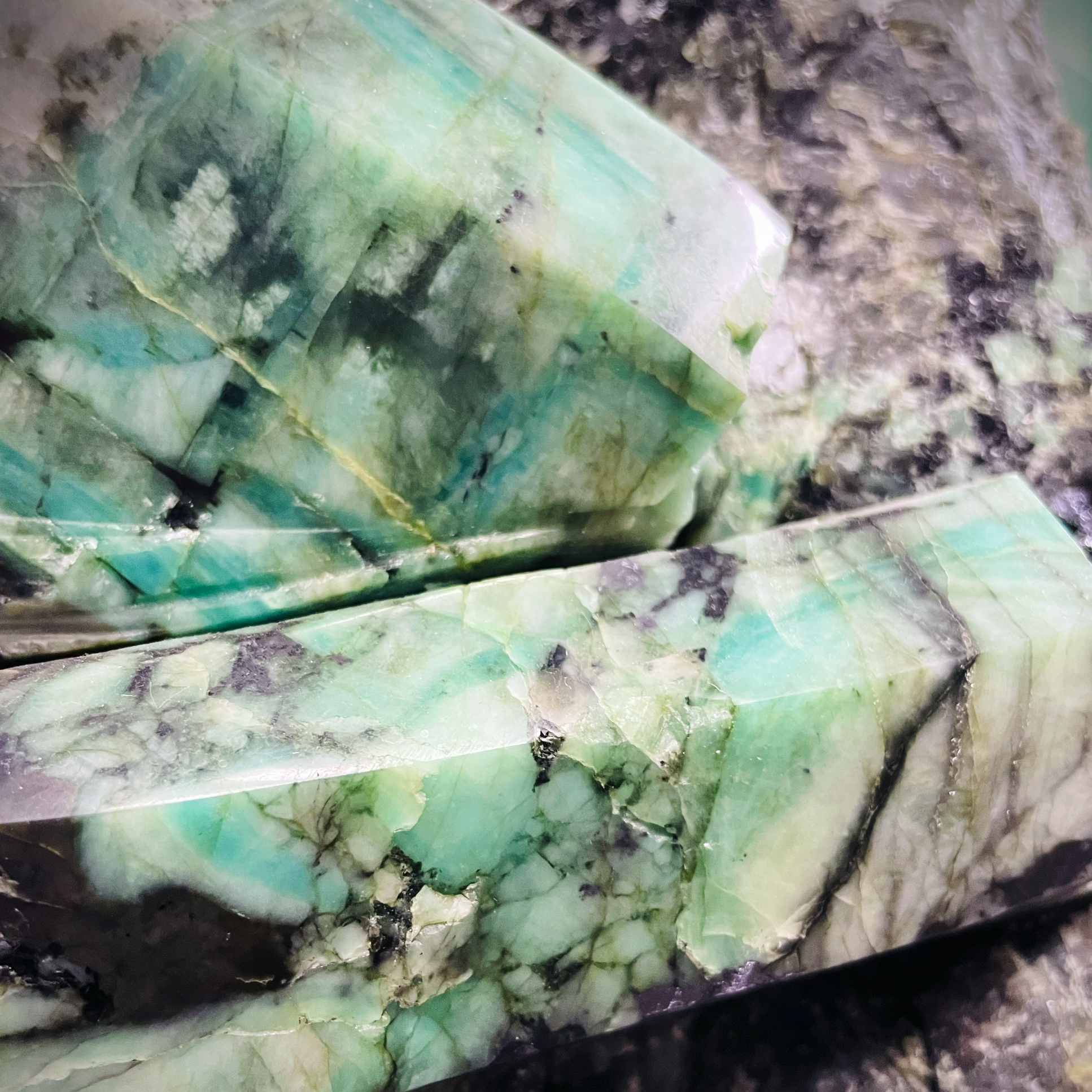 Moldavite - Healing Properties, Meaning, and Uses – Rock Paradise